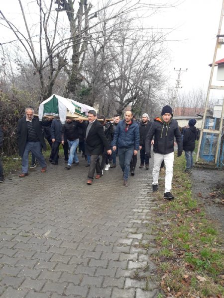 GÖZ YAŞLARI ARASINDA TOPRAĞA VERİLDİ - Kdz.Ereğli Demokrat Medya GÖZ YAŞLARI ARASINDA TOPRAĞA VERİLDİ - Kdz.Ereğli Demokrat Medya
